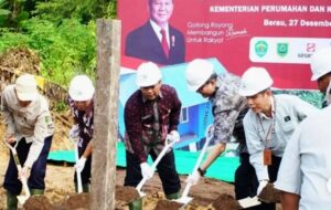 Peletakan Batu Pertama Pembangunan Rumah Layak Huni di Kampung Birang Berau, Kolaborasi ...